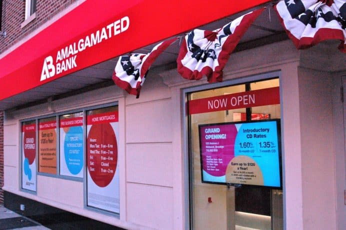 Digital Signage Gallery - Kiosk & Display