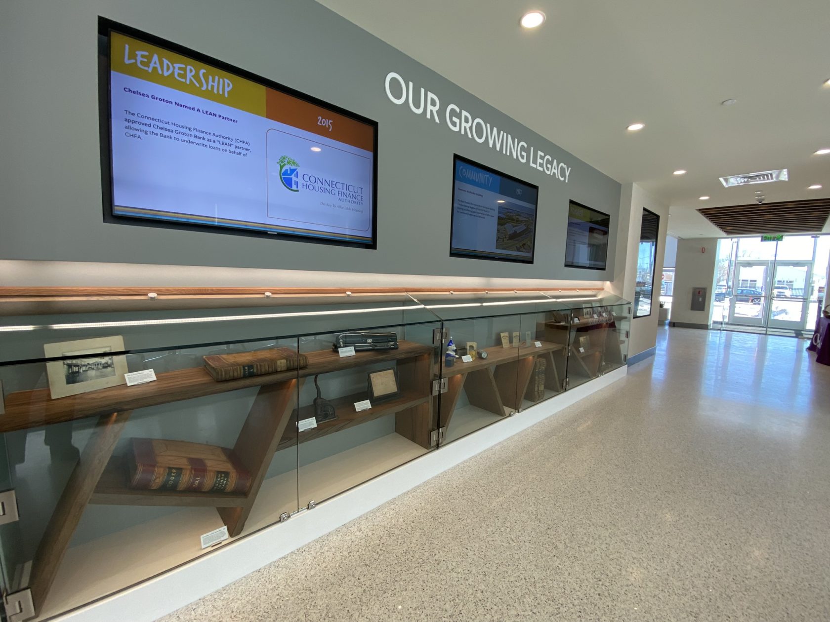 Digital Signage Gallery - Kiosk & Display